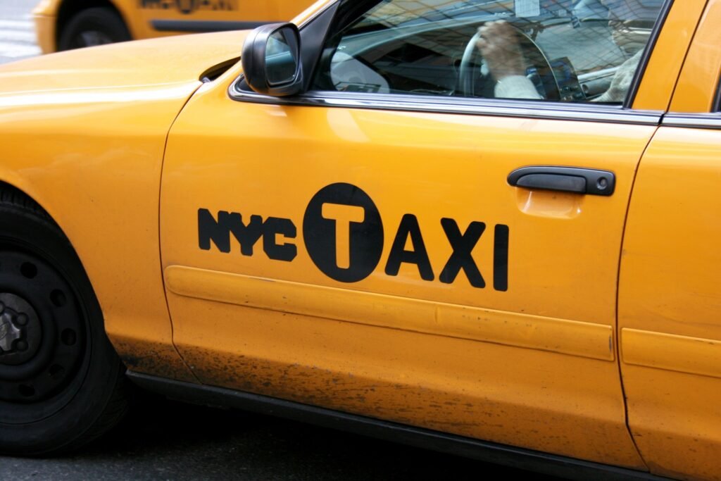 How Much to Tip a Taxi Driver in NYC in 2025 | What Locals Really Do ...